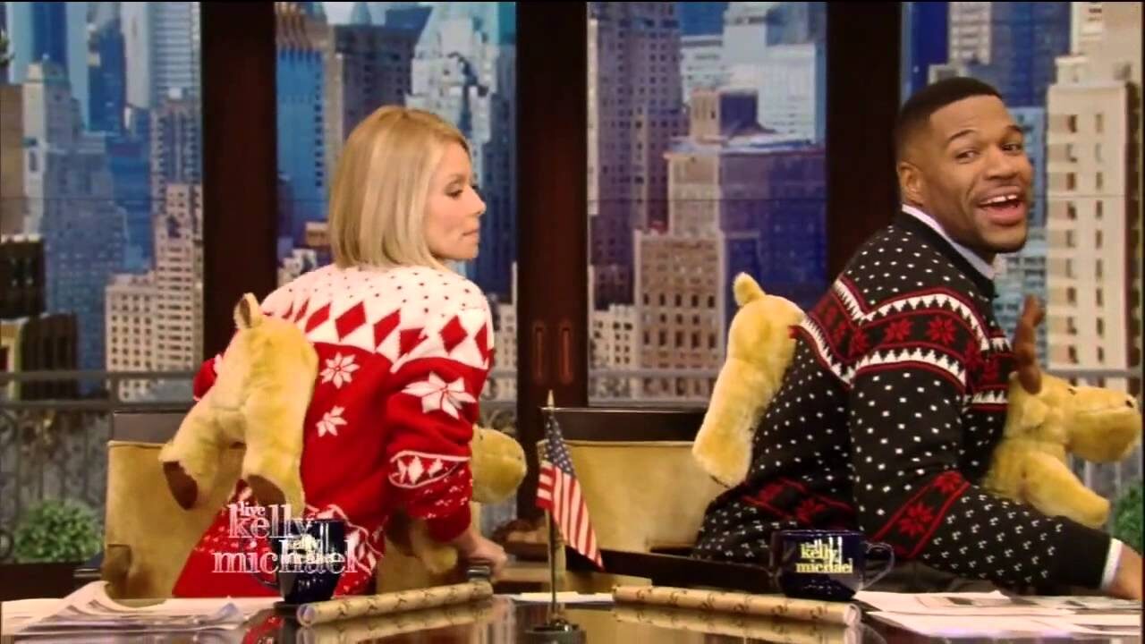 How To Host The Best Ugly Christmas Sweater Party | Mamas Wallet